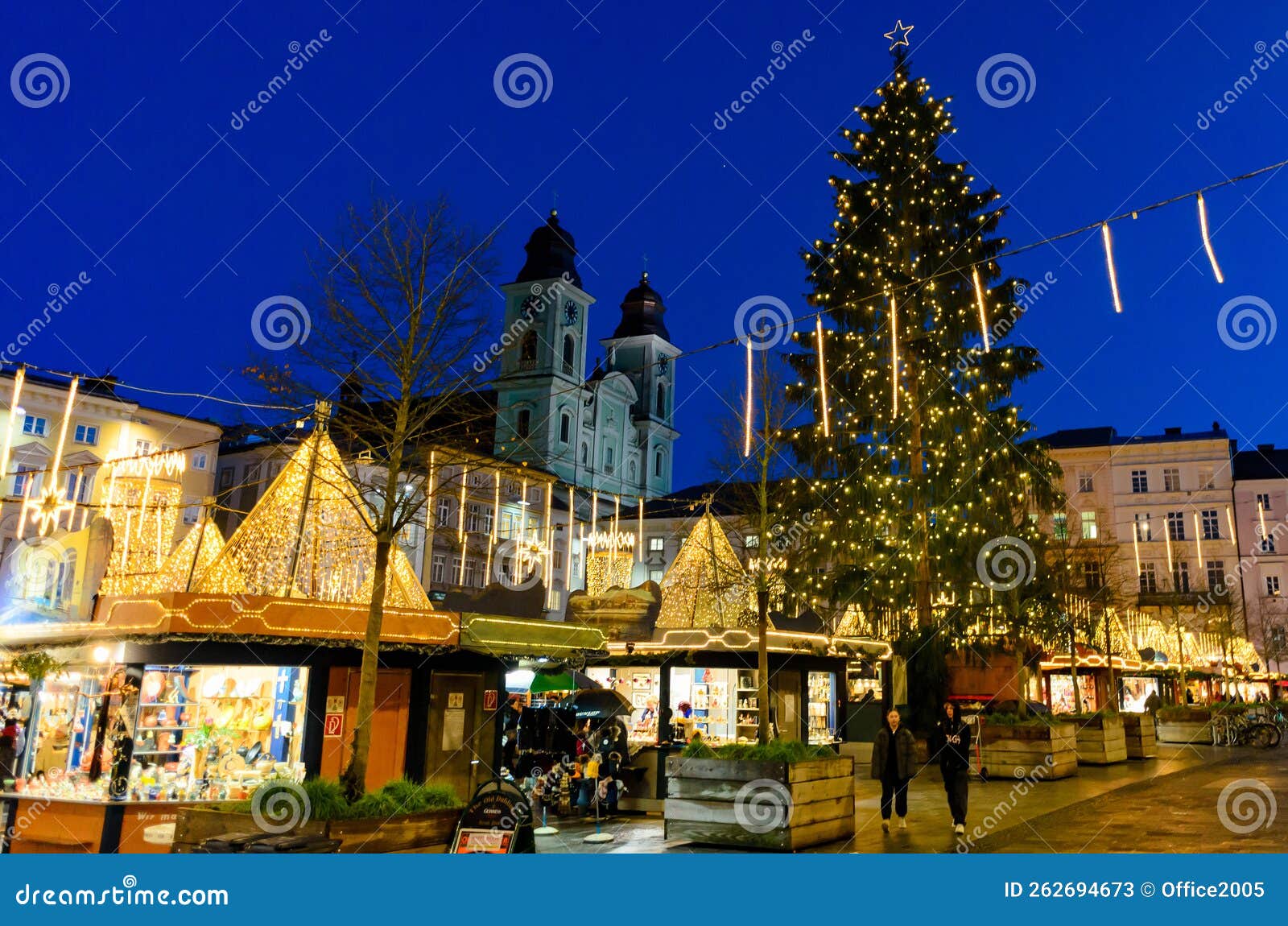 Advent market in linz editorial stock photo. Image of advent - 262694673