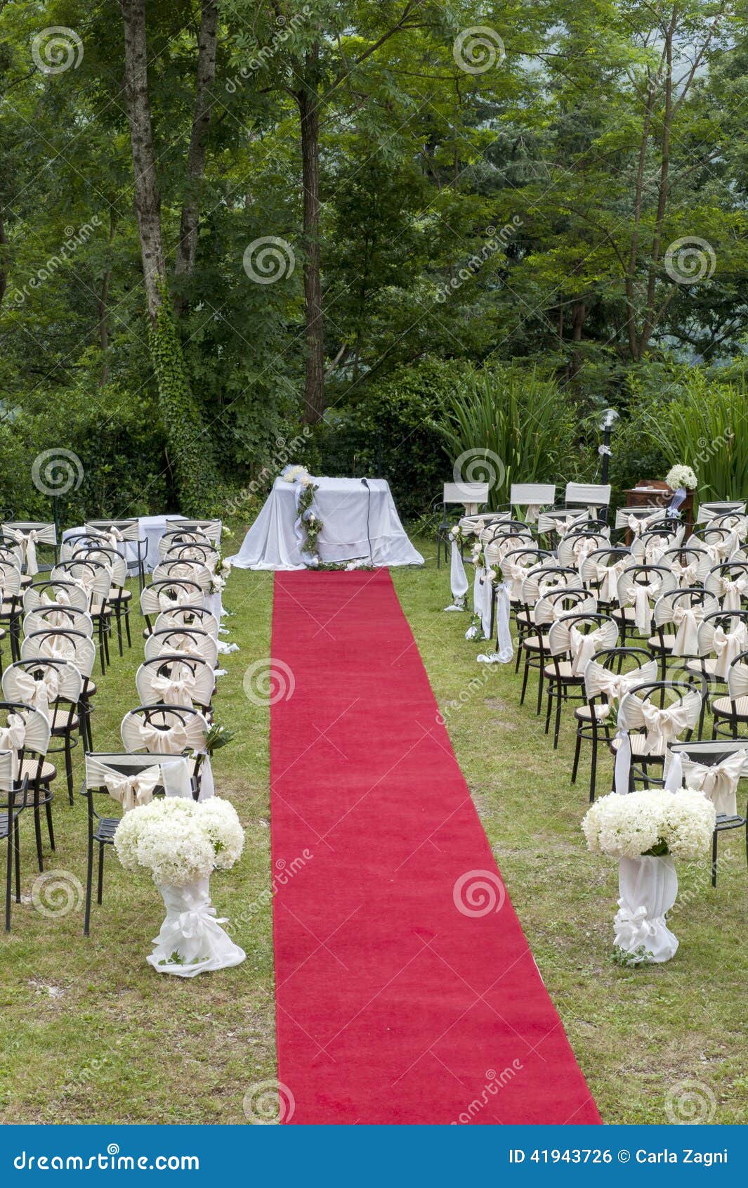 Adventist outdoor wedding stock photo. Image of formal - 41943726