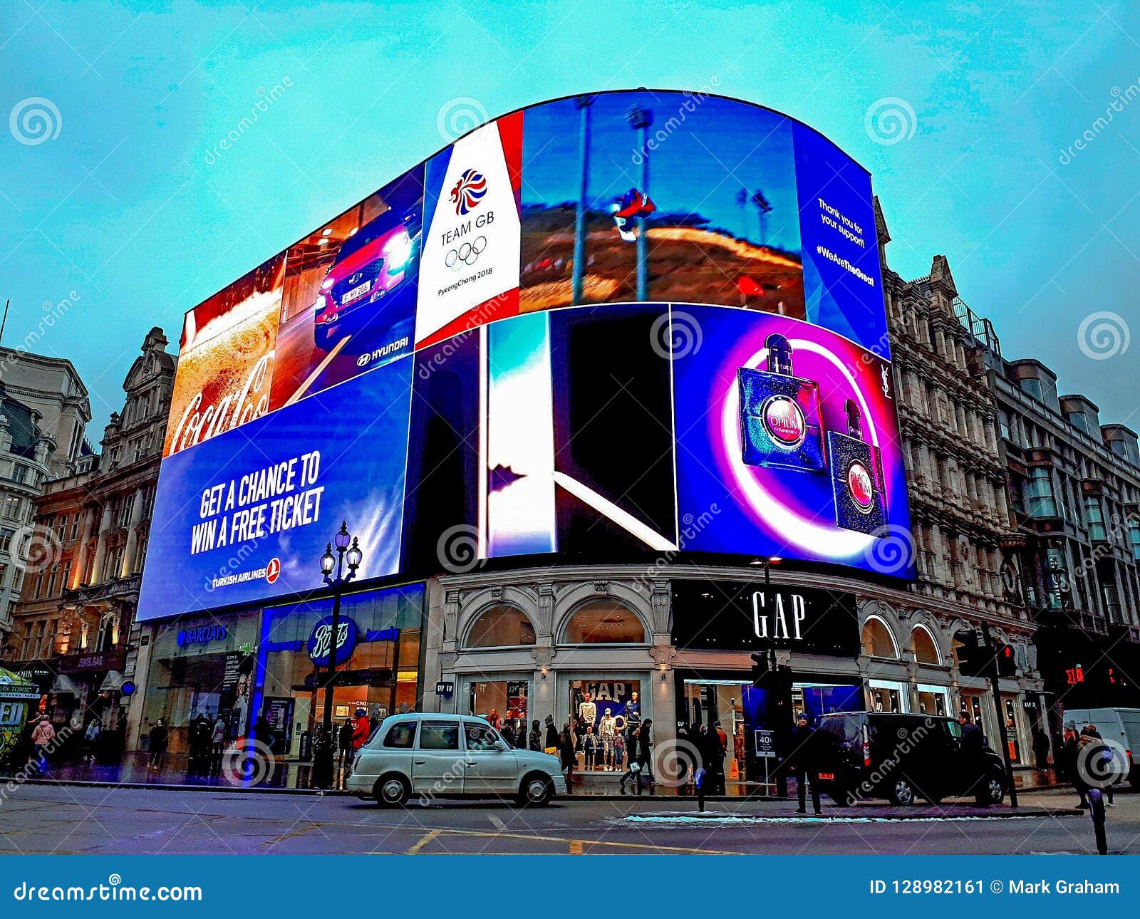 Advertising Display at Piccadilly Circus Editorial Photo - Image of ...