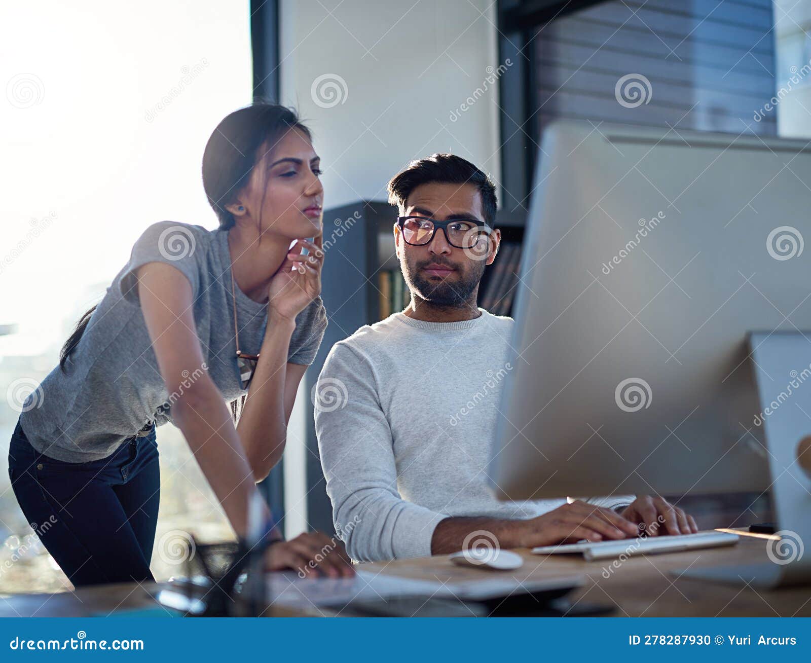 Advice, Thinking and Business People with a Computer for Training ...