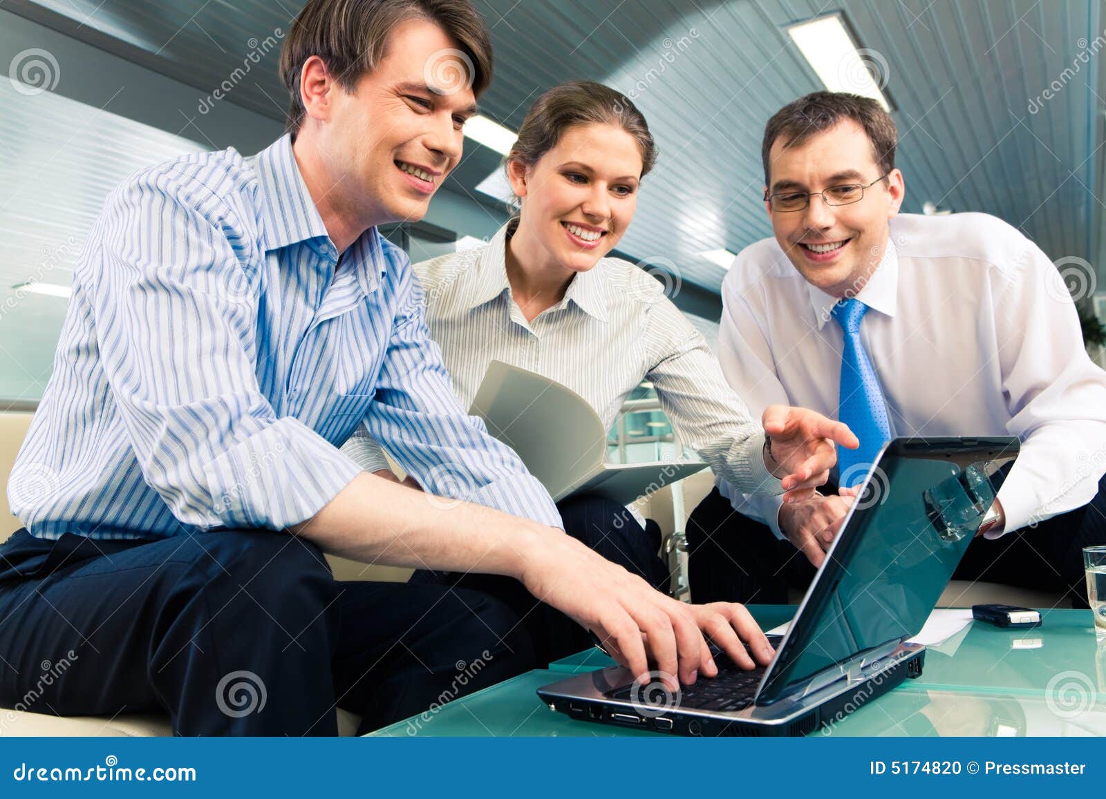 Advising stock photo. Image of colleague, businesswoman - 5174820