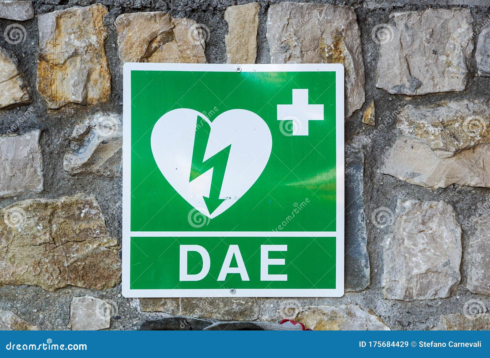 AED Automated External Defibrillator Sign Mounted To a Wall. Stock ...