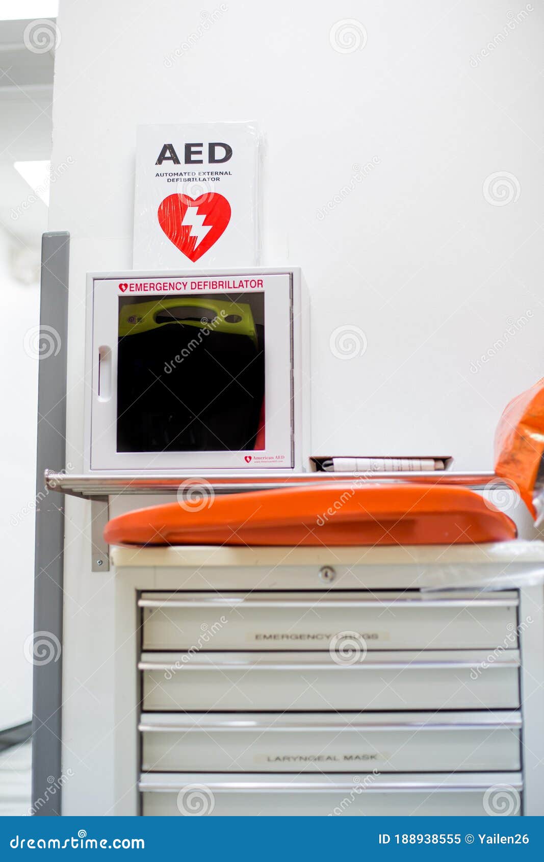 AED Defibrillator Emergency Equipment Shock Sign for Machine Area ...
