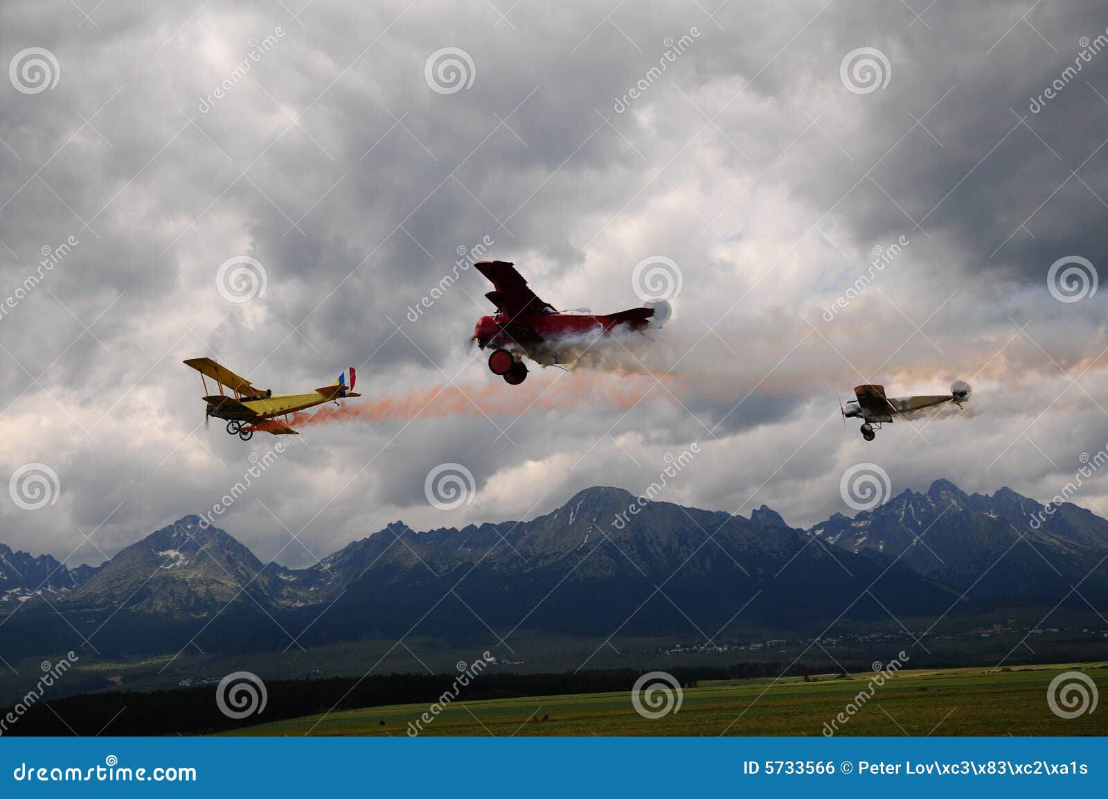 Aerial Combat -Aerial Acrobatics Stock Photo - Image of aeronautic ...