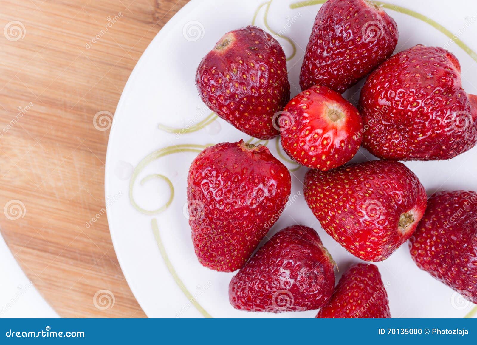 Aerial Top View Flat Lay Strawberries on the Plate Stock Photo - Image ...