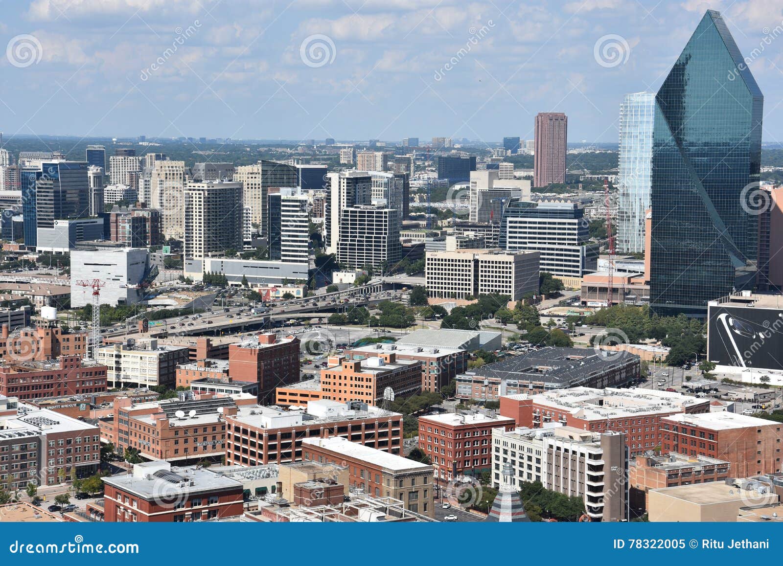 Top View Dallas Landmark Bridge Margaret McDermott On Overflow Trinity ...
