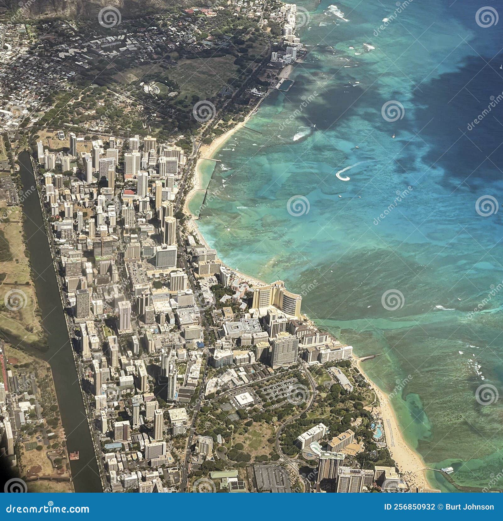 Aerial View of Honolulu when Landing at Airport Stock Photo - Image of ...