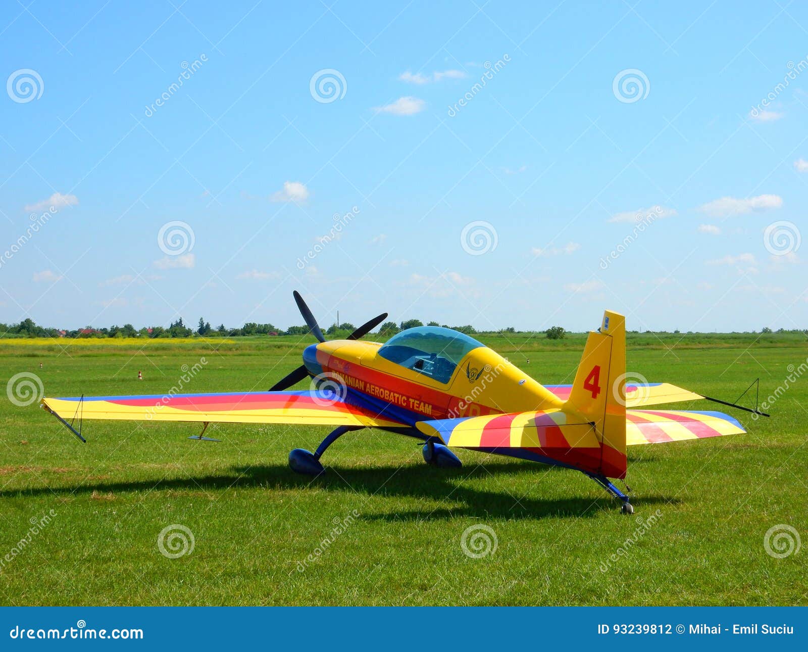 Aerobatic team airplane editorial photography. Image of display - 93239812