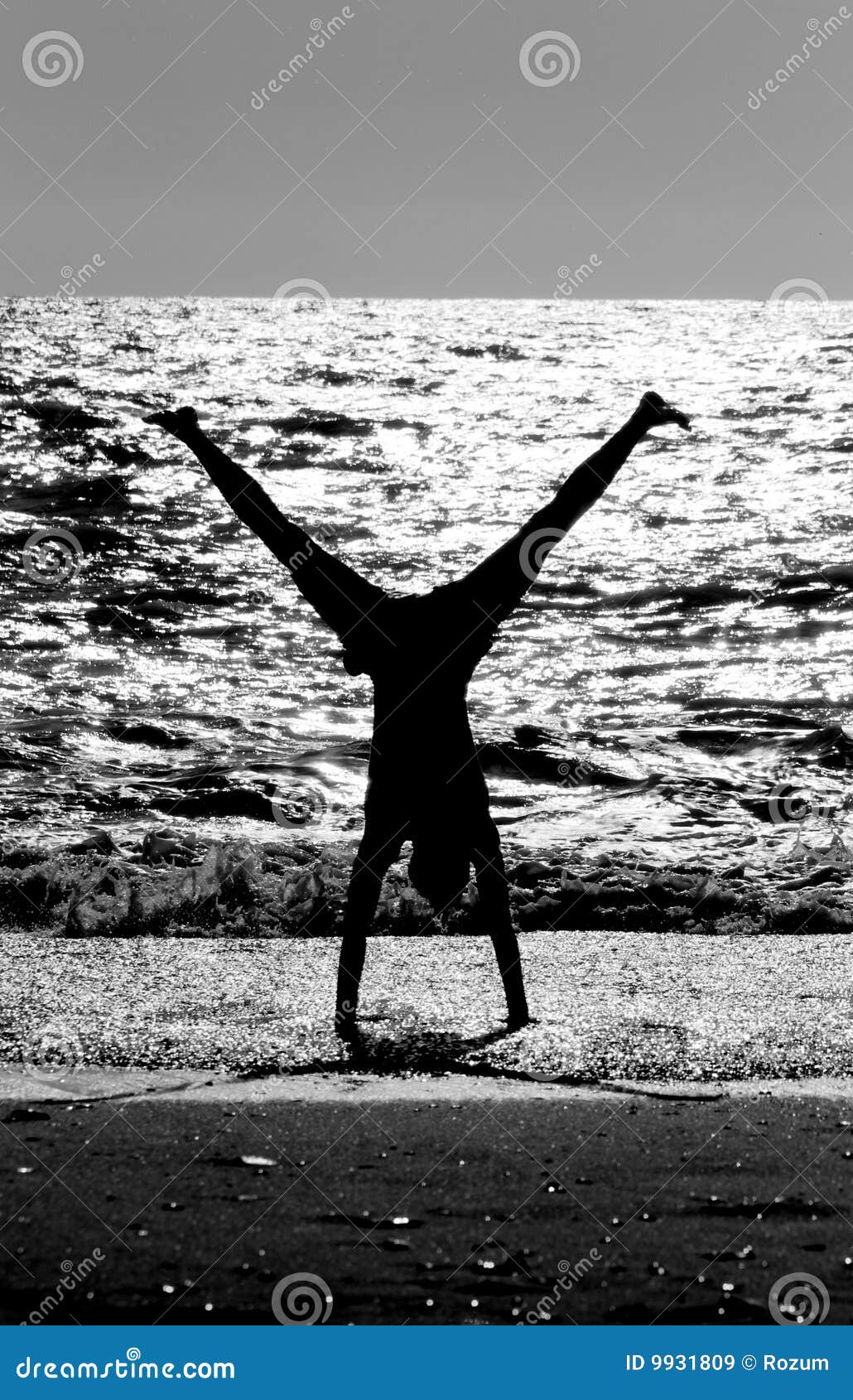 Aerobics on beach stock image. Image of cool, stunt, exercises - 9931809