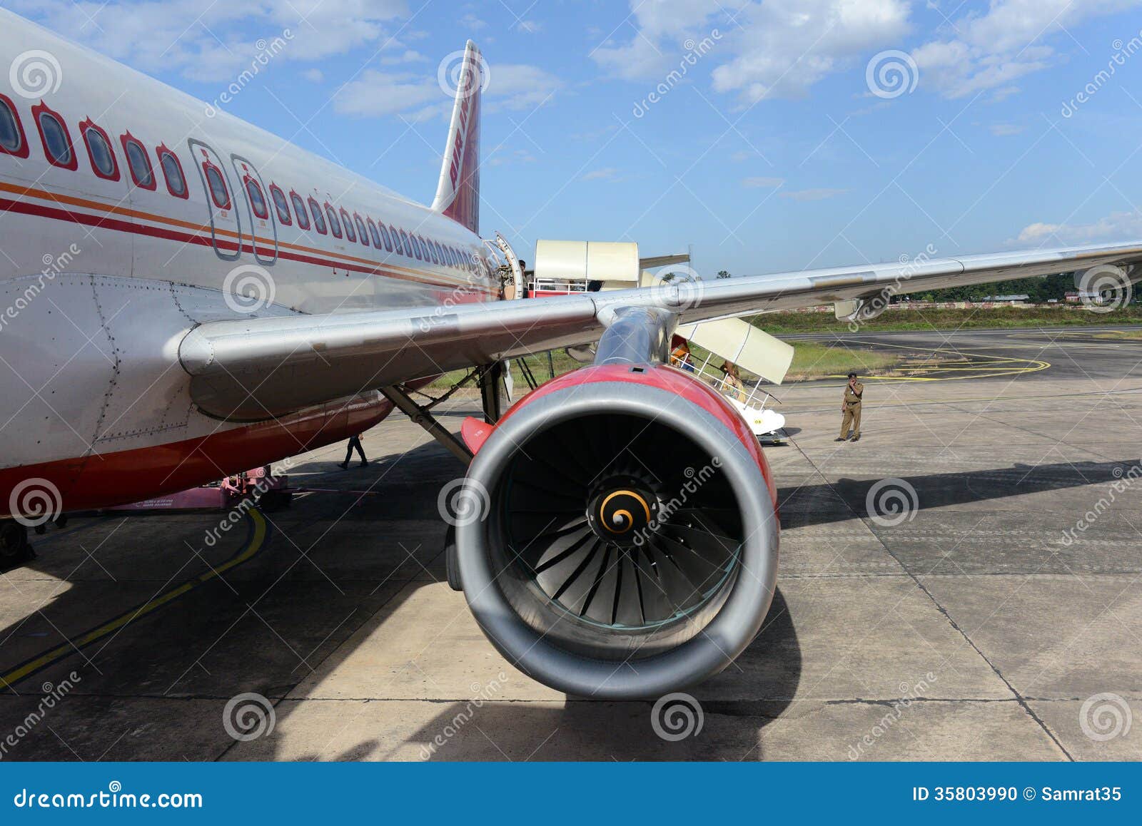 Aeroplane Propeller editorial image. Image of airbus - 35803990