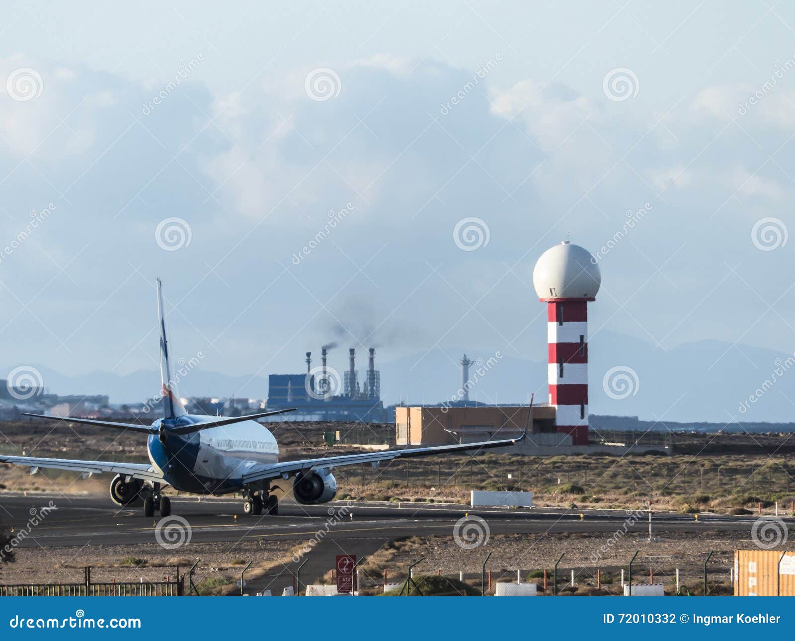 Aeroplane Runway Radar Tower. Stock Photo - Image of aerodrome, airport ...