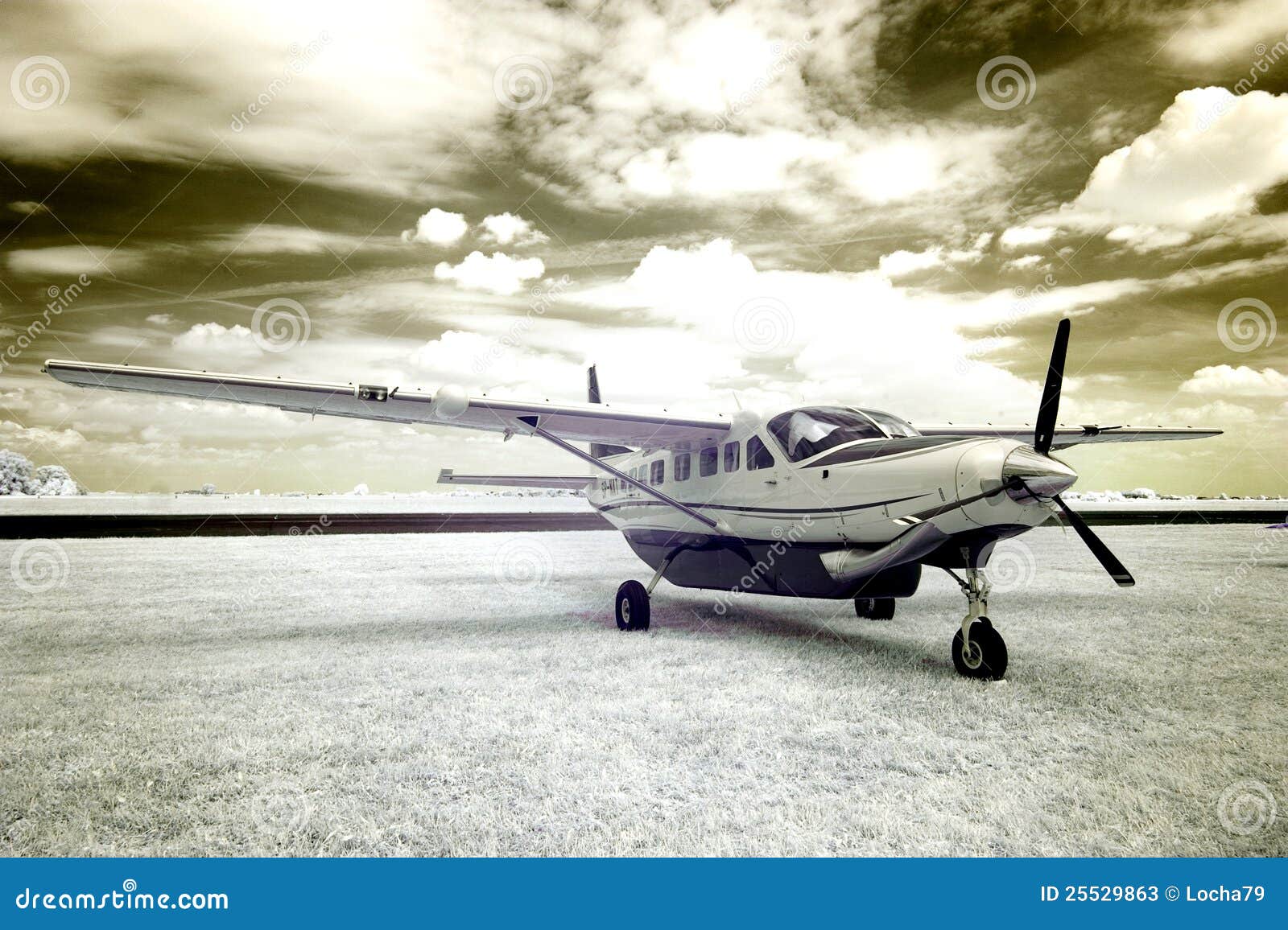 Aeroplano imagen de archivo. Imagen de aeropuerto, aéreo - 25529863