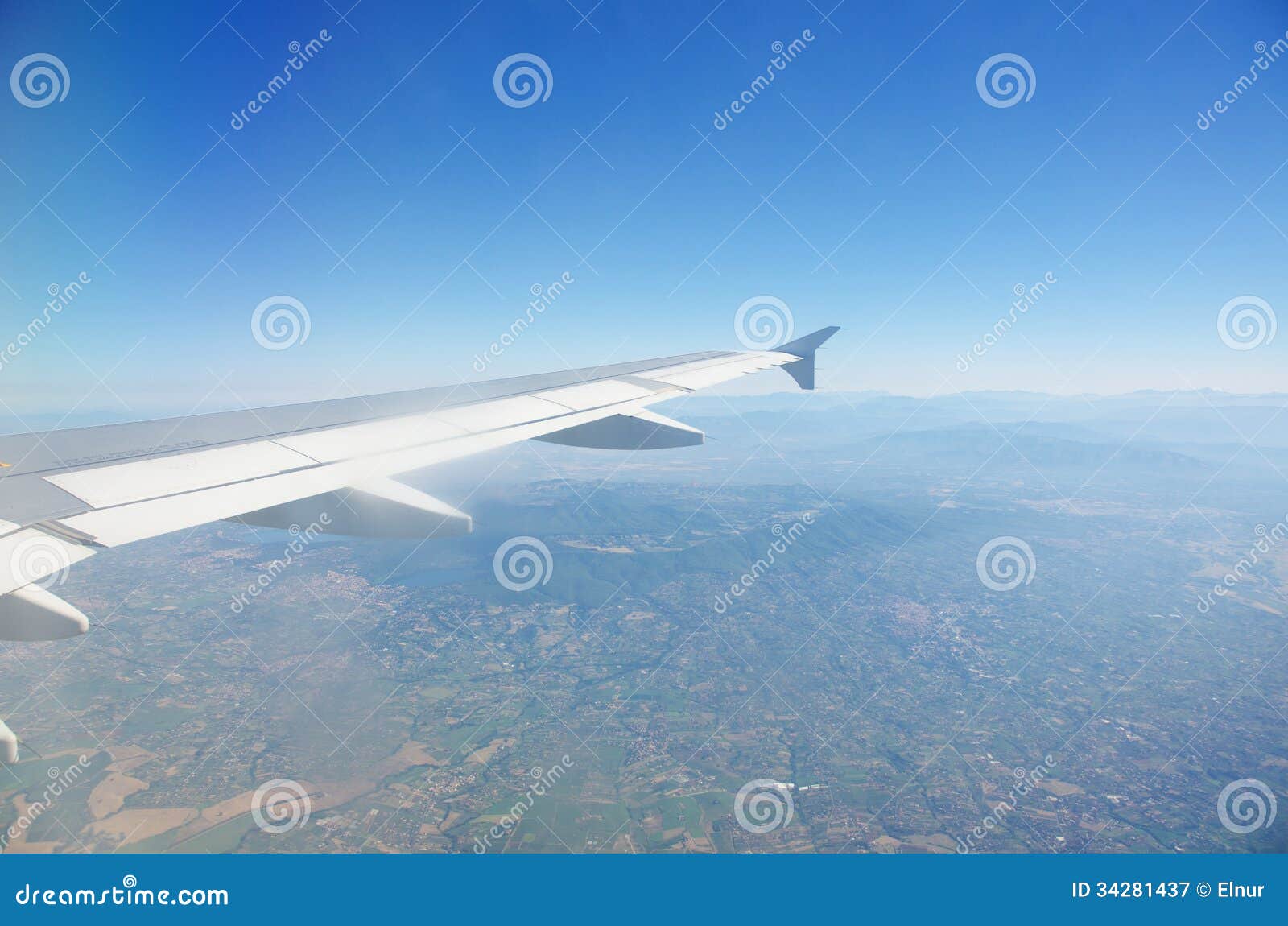 Aeroplano imagen de archivo. Imagen de vacaciones, vuelo - 34281437