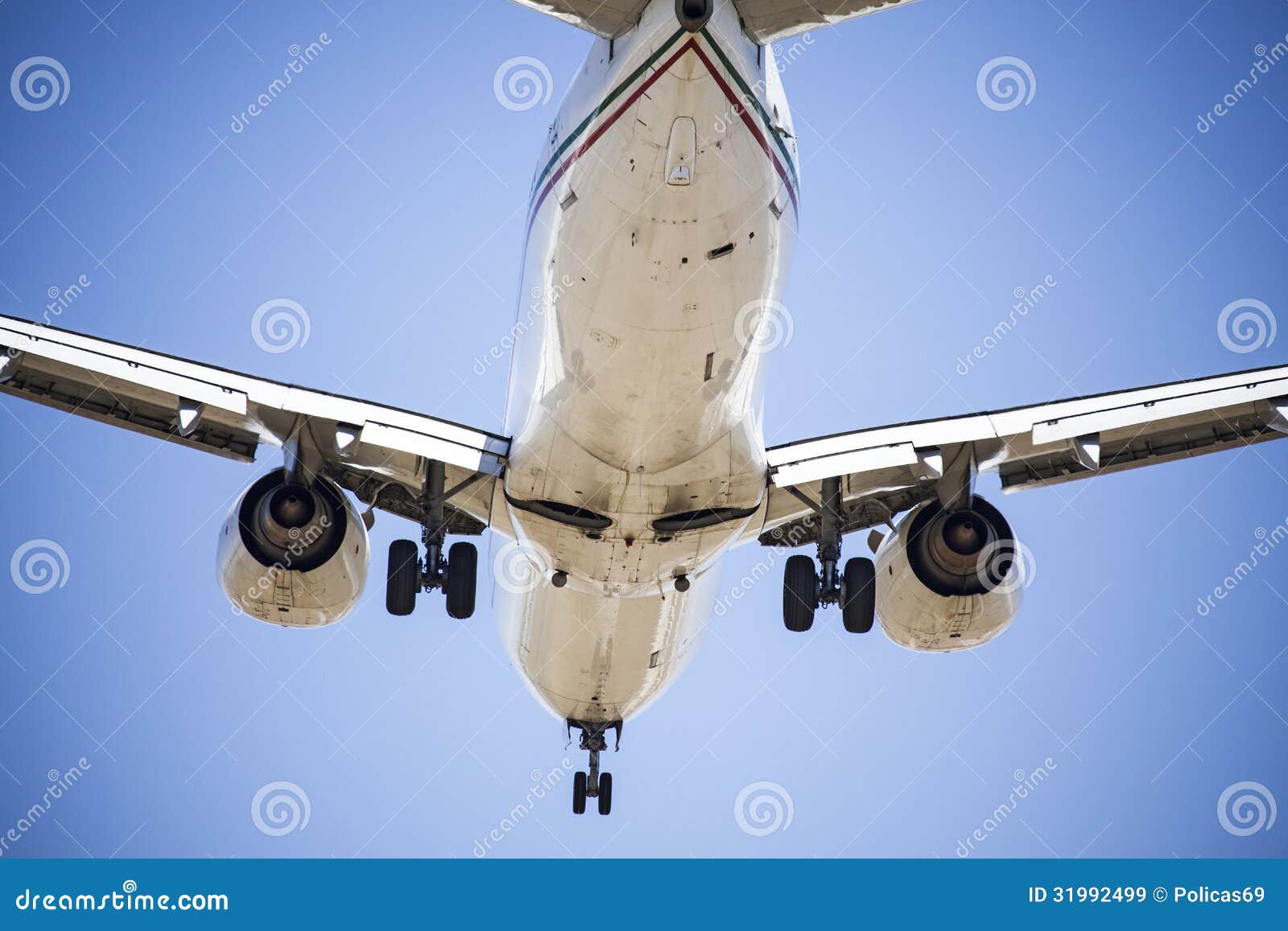 Aeroplano Nel Cielo, Airbus A340 Immagine Stock Editoriale - Immagine ...