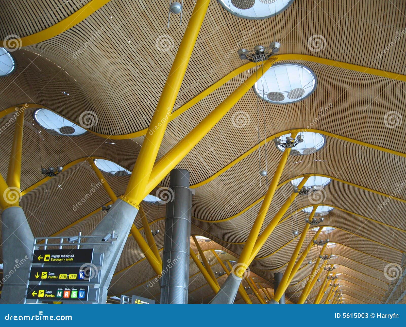 Aeroporto de Madrid imagem de stock. Imagem de aeroporto - 5615003