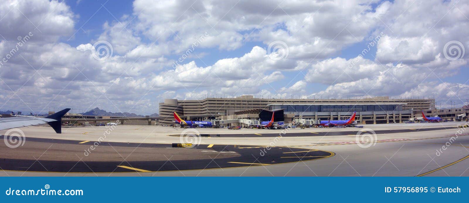 Aeroporto em Phoenix, AZ imagem editorial. Imagem de fênix - 57956895