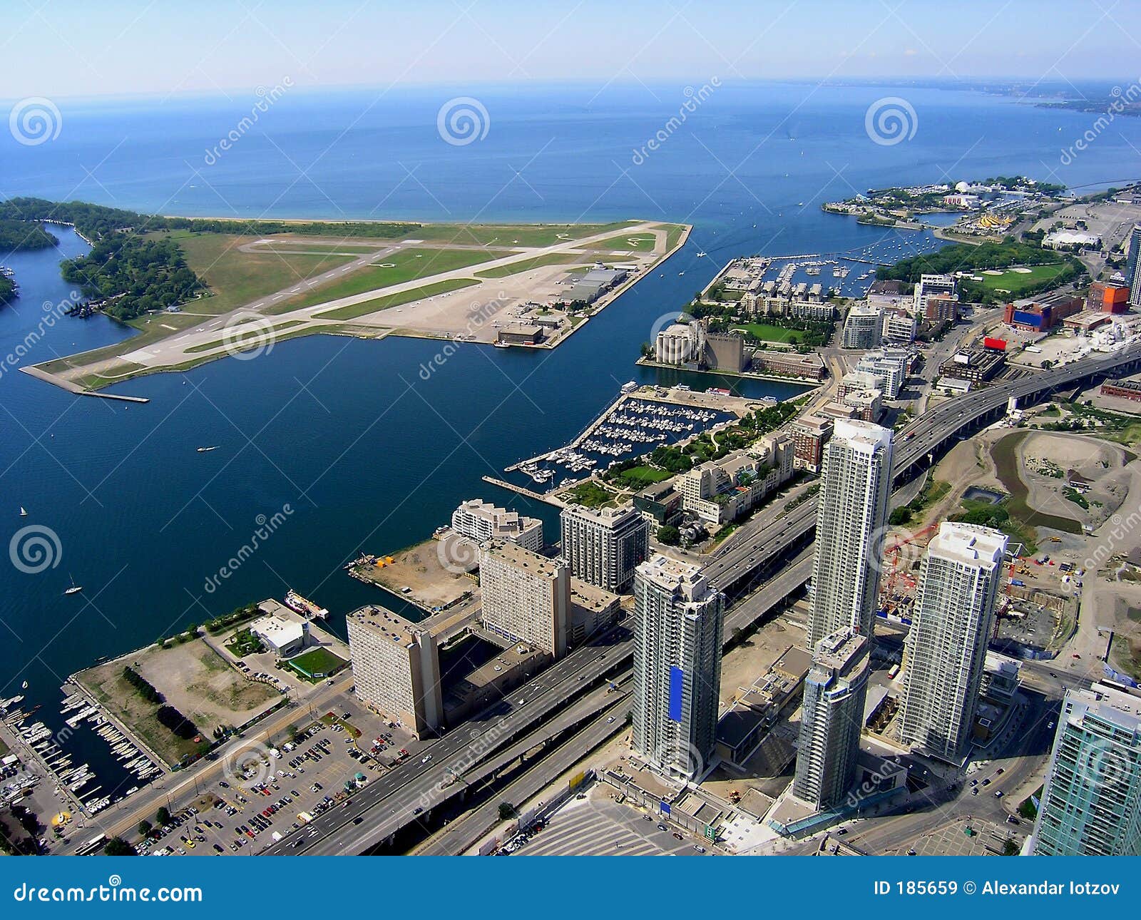 Aeropuerto De La Isla De Toronto Imagen de archivo - Imagen de ...