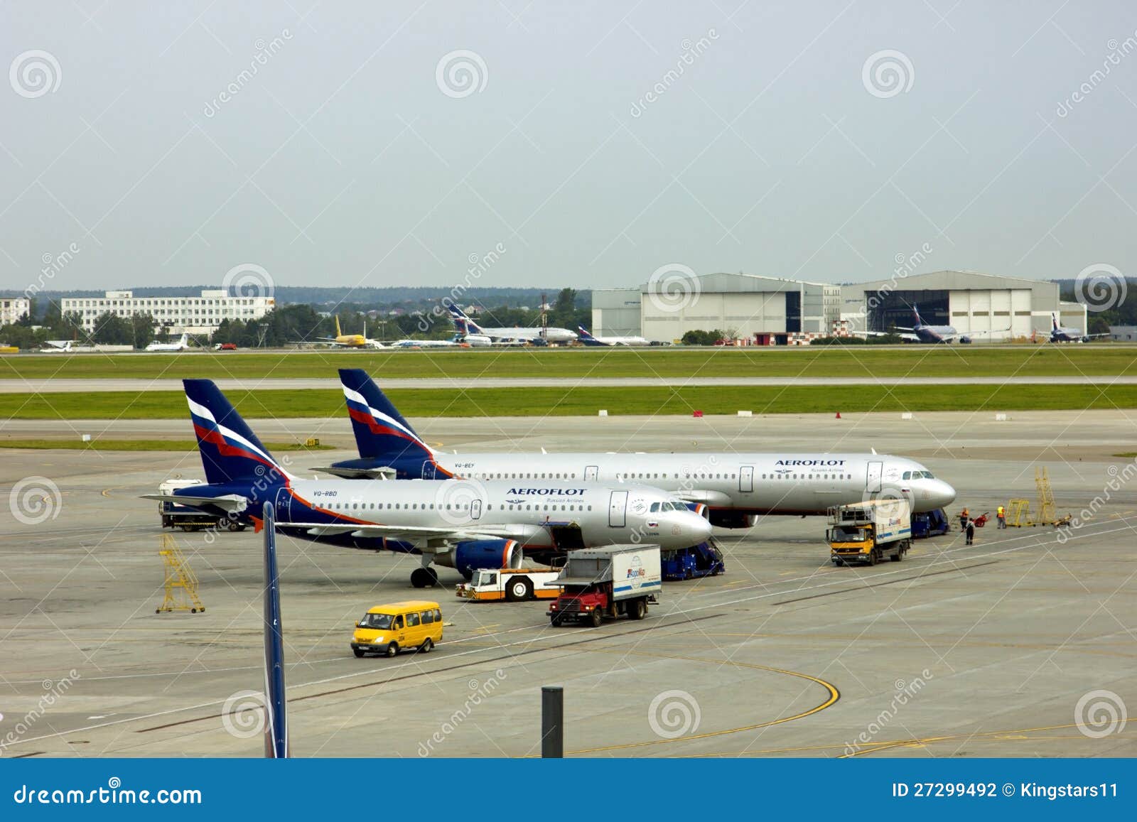 Aerosvit Ukraine planes editorial photography. Image of runway - 27299492