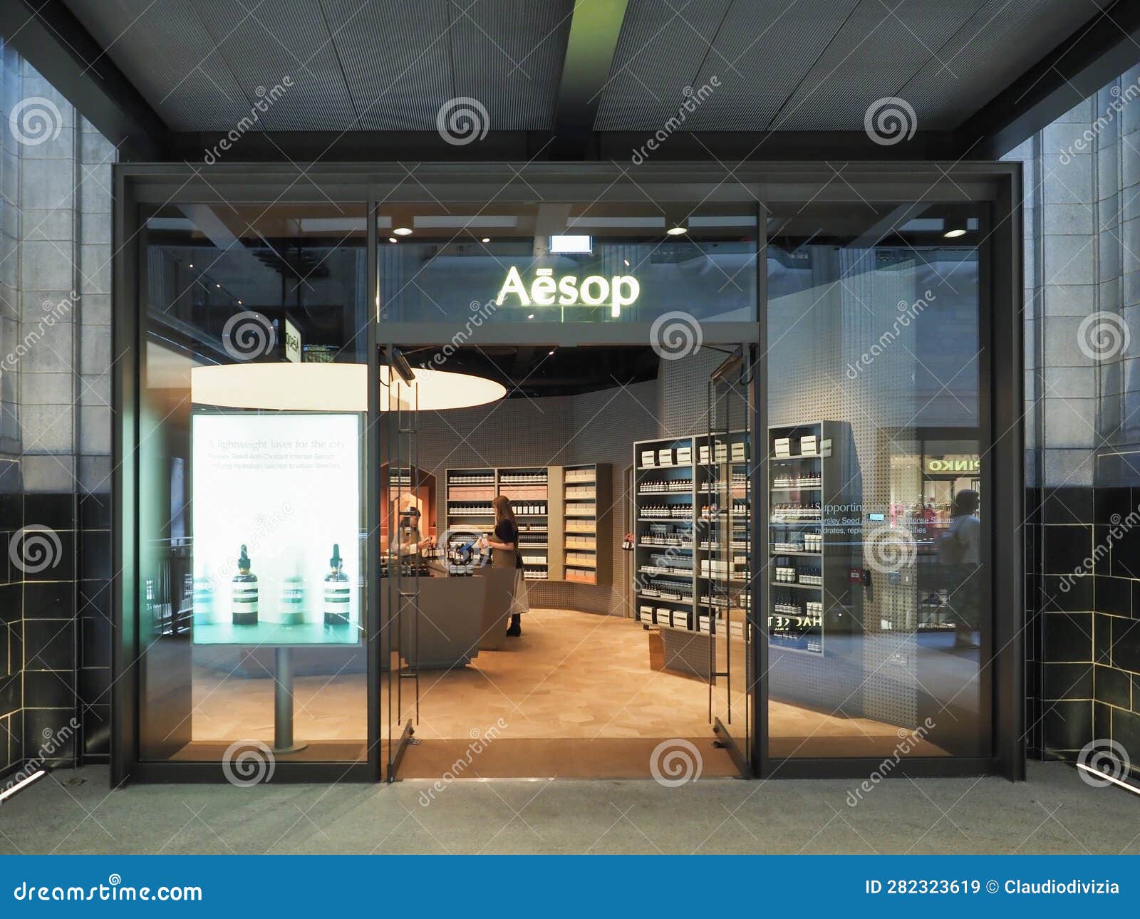 Aesop shopfront in London editorial stock image. Image of england ...