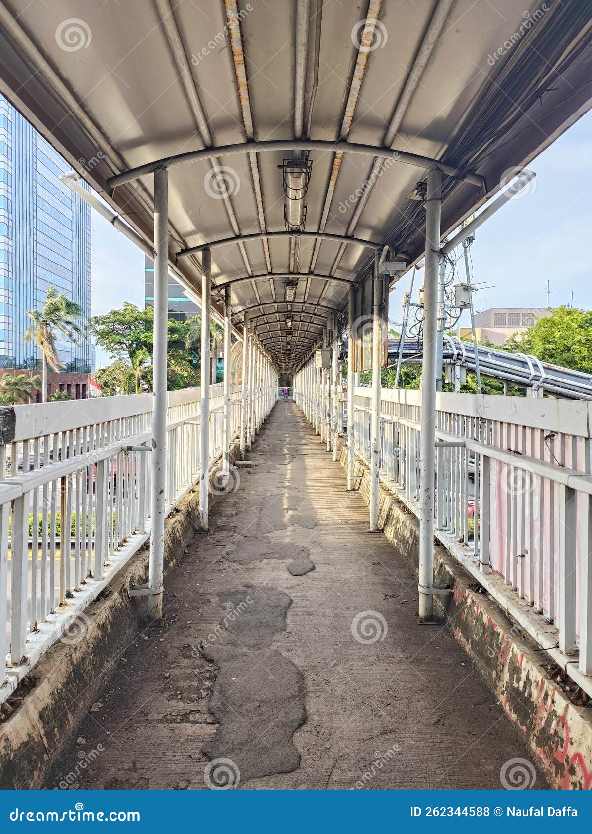 Aesthetic Empty Pedestrian Bridge Hall Stock Photo - Image of overpass ...