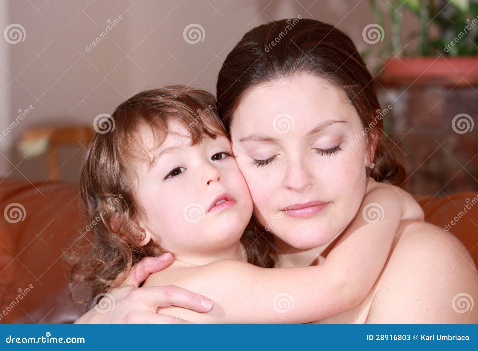 Afecto imagen de archivo. Imagen de interior, muchacho - 28916803