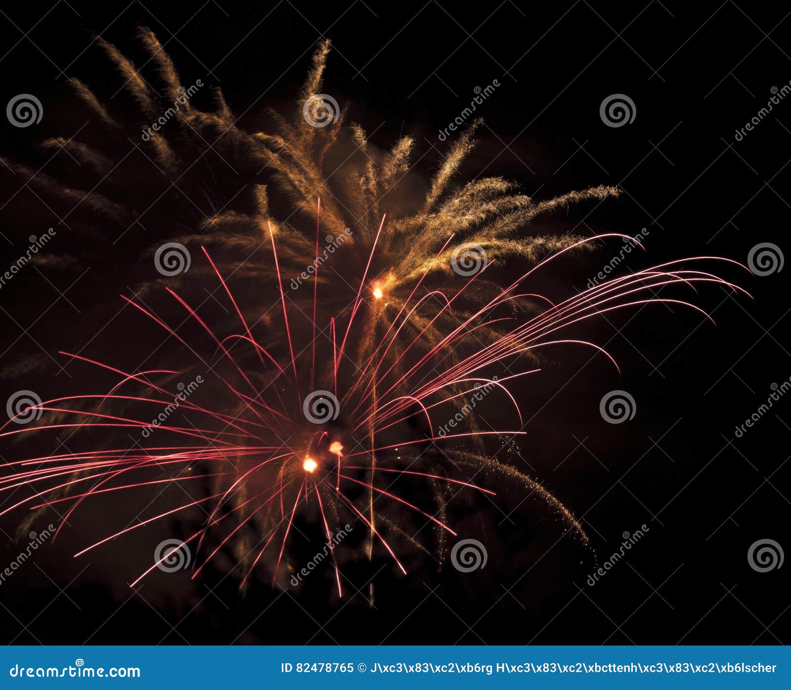 Affichage De La Pyrotechnie Image stock - Image of bavure, fireworks ...