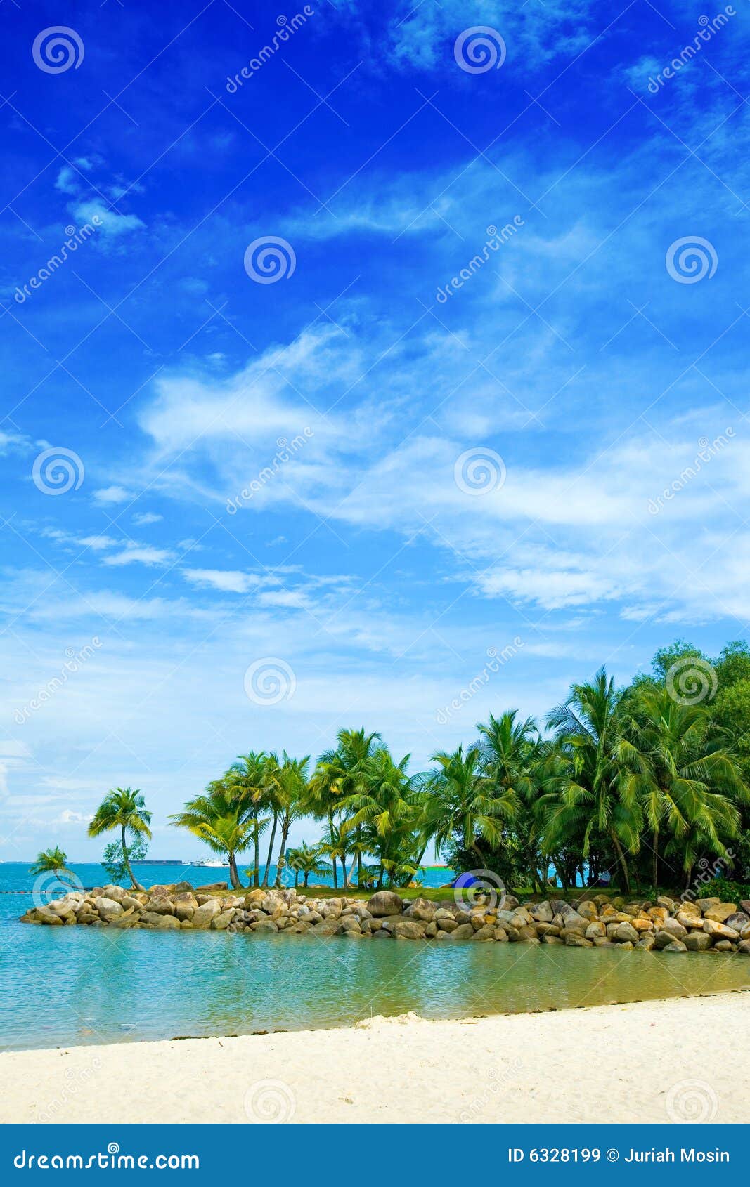 Afgezonderd Lagunestrand in De Keerkringen Stock Afbeelding - Image of ...