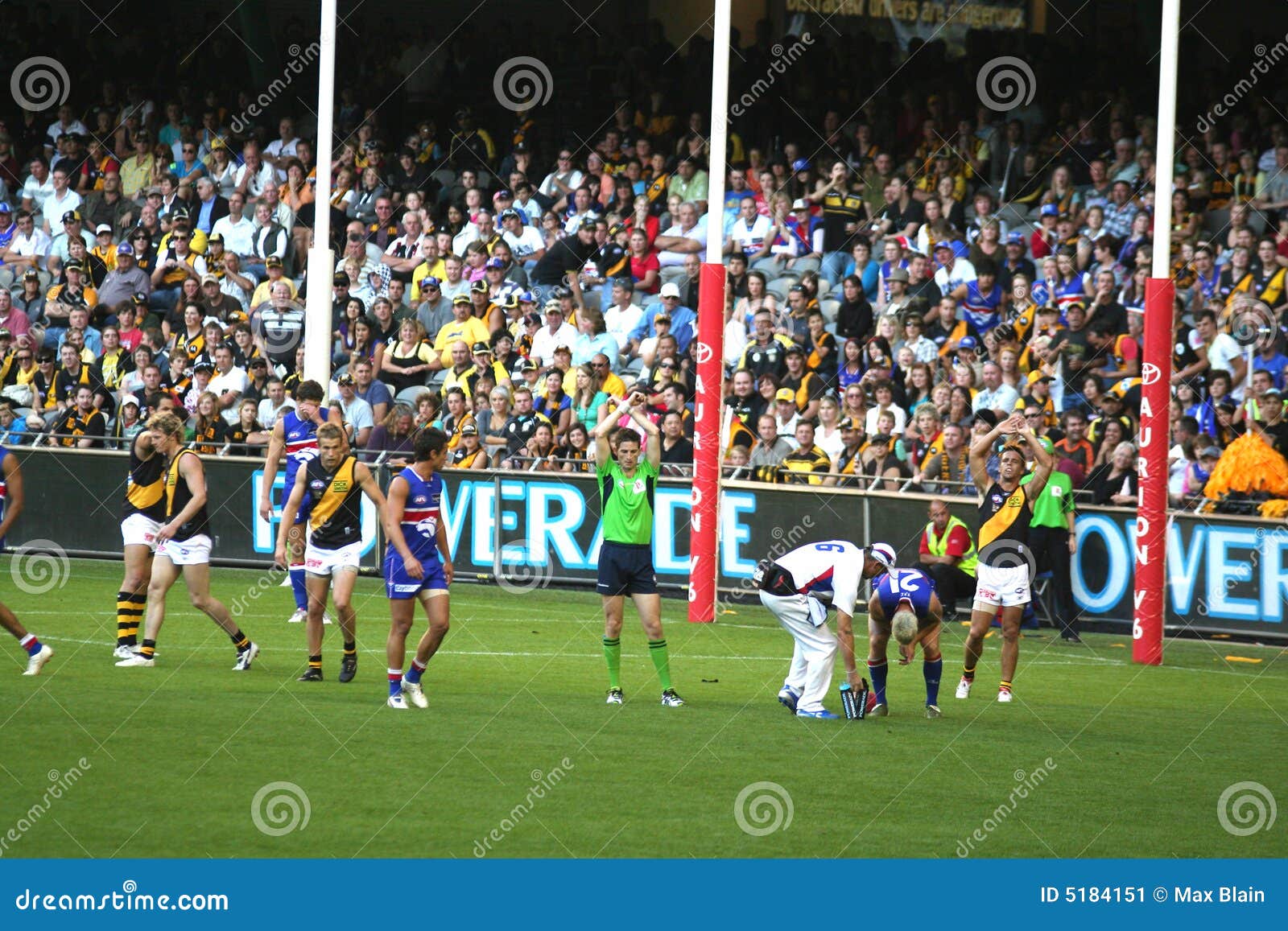 Afl football editorial photo. Image of competition, attendance - 5184151