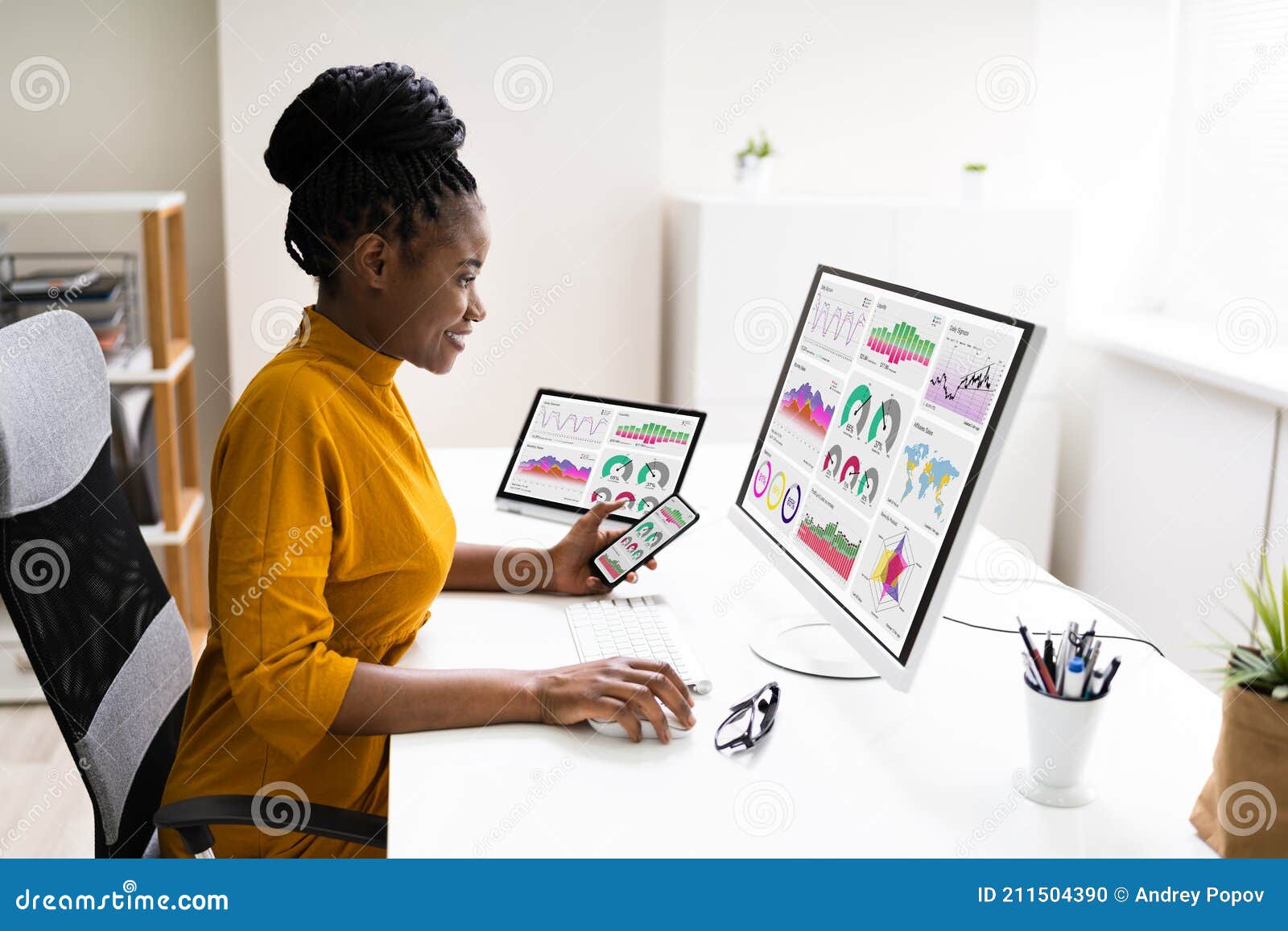 African American Business Data Analyst Woman Stock Photo - Image of ...