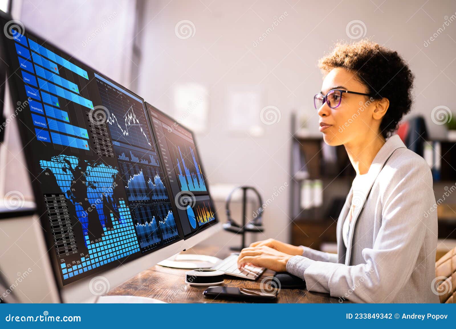 African American Business Data Analyst Woman Stock Photo - Image of ...