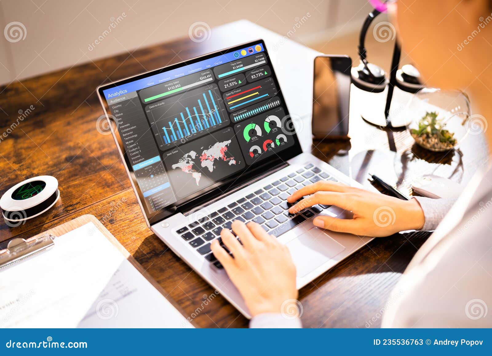 African American Data Analyst Stock Image - Image of human, notebook ...