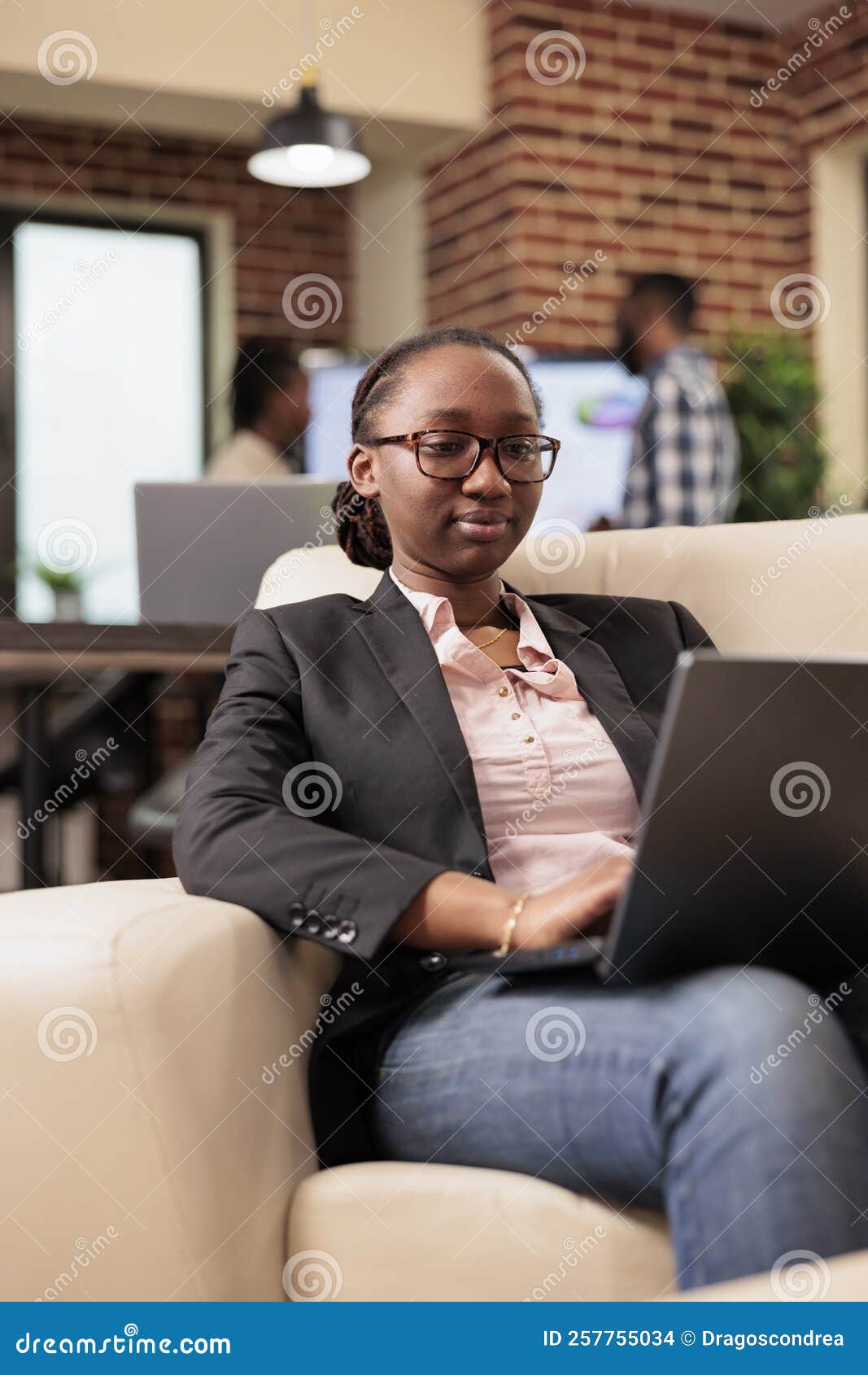 African American Project Manager Analyzing Data Stock Photo - Image of ...