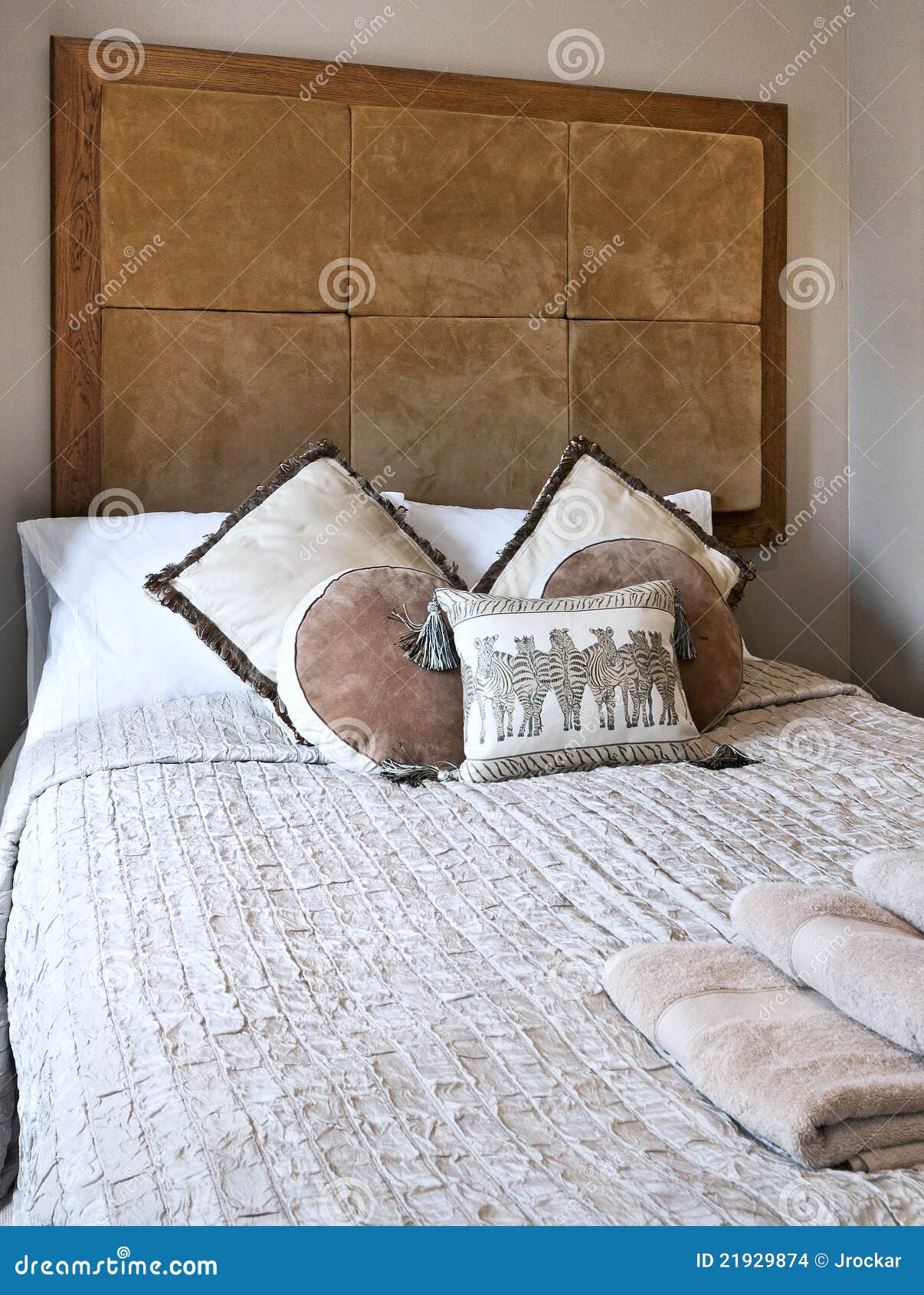 African folk stile bedroom stock photo. Image of cozy - 21929874