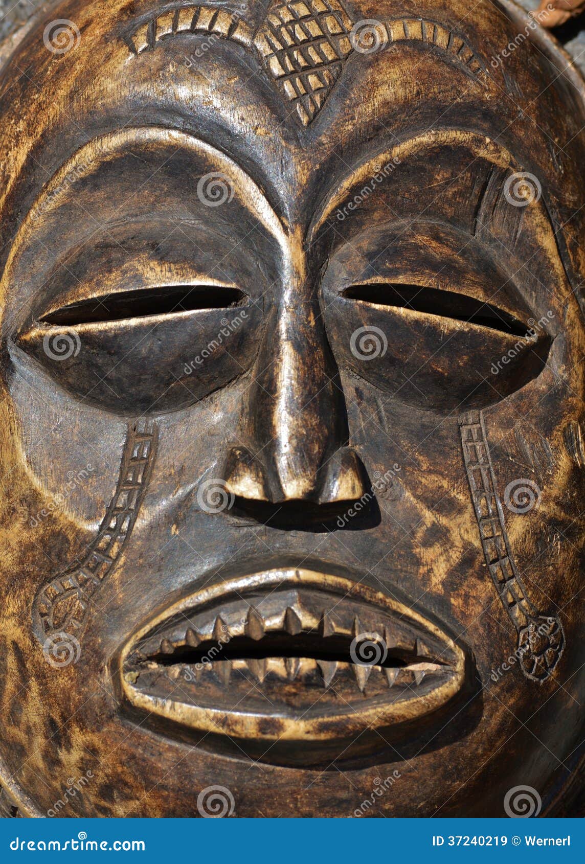 Afrikaans Masker stock afbeelding. Image of bruin, gezicht - 37240219