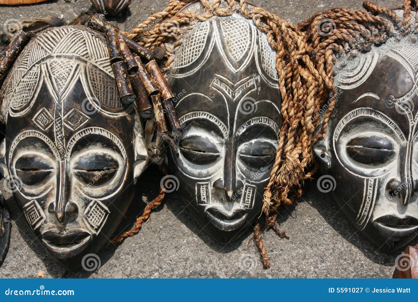 Afrikaanse Maskers stock afbeelding. Image of maskers - 5591027