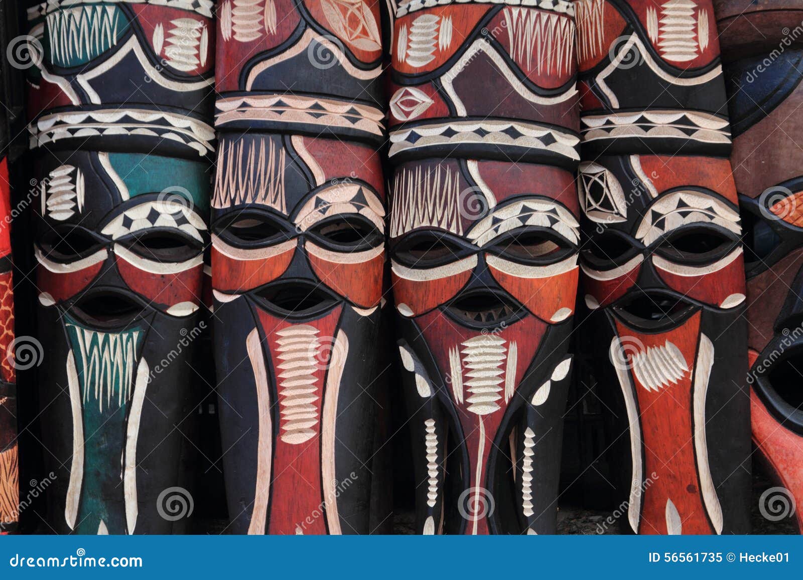 Afrikaanse maskers stock afbeelding. Image of voodoo - 56561735