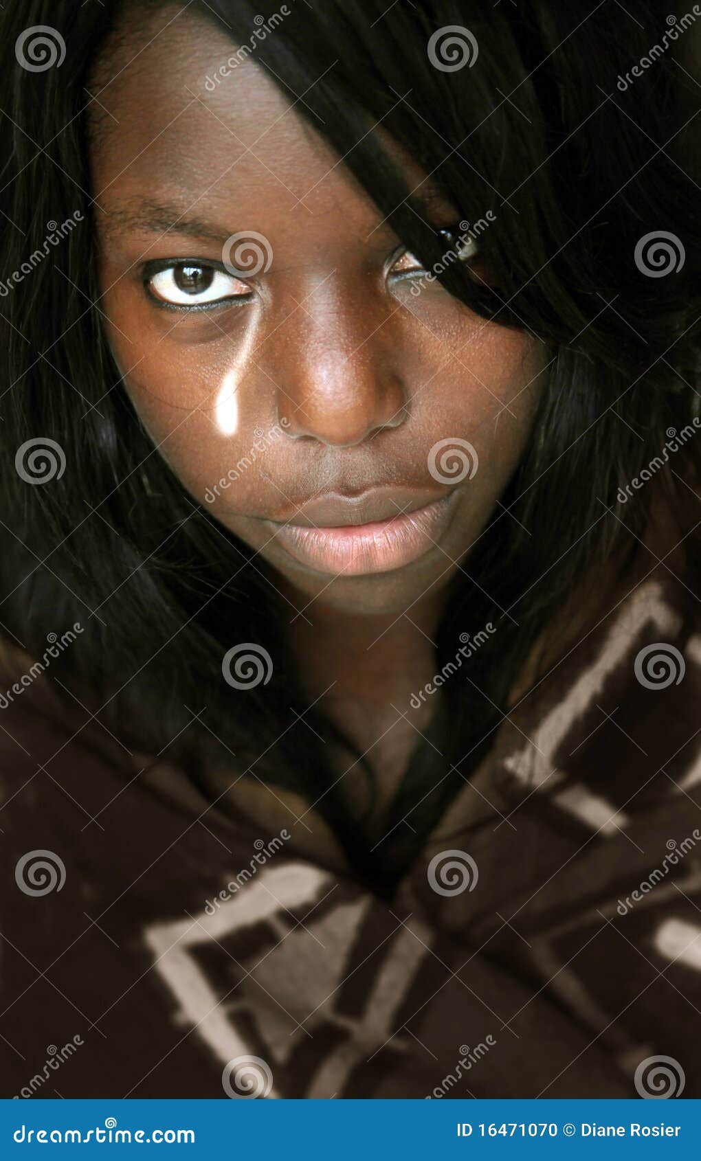 Afrikaanse scheur stock foto. Image of etnisch, ondiep - 16471070