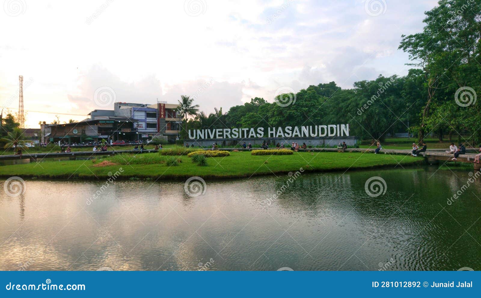 Afternoon Vibes in Hasanuddin University Lake Editorial Photography ...