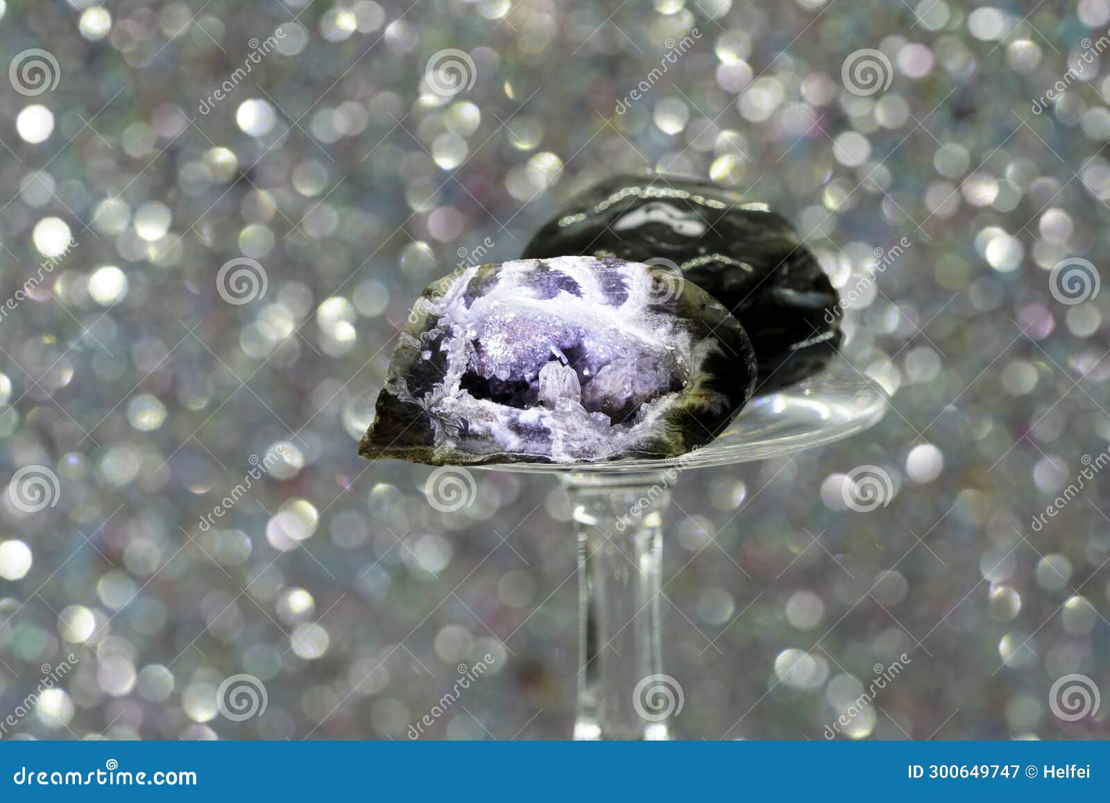 Agate, Agate Geode is a Non-uniformly Used Term from Geology Stock ...