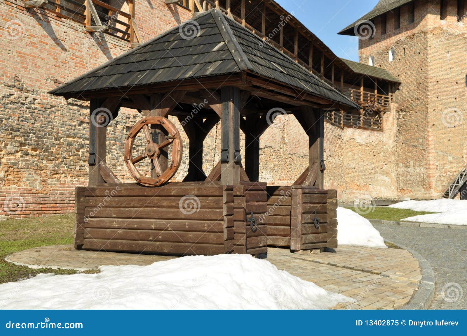 Age-old well stock image. Image of guide, garden, republic - 13402875