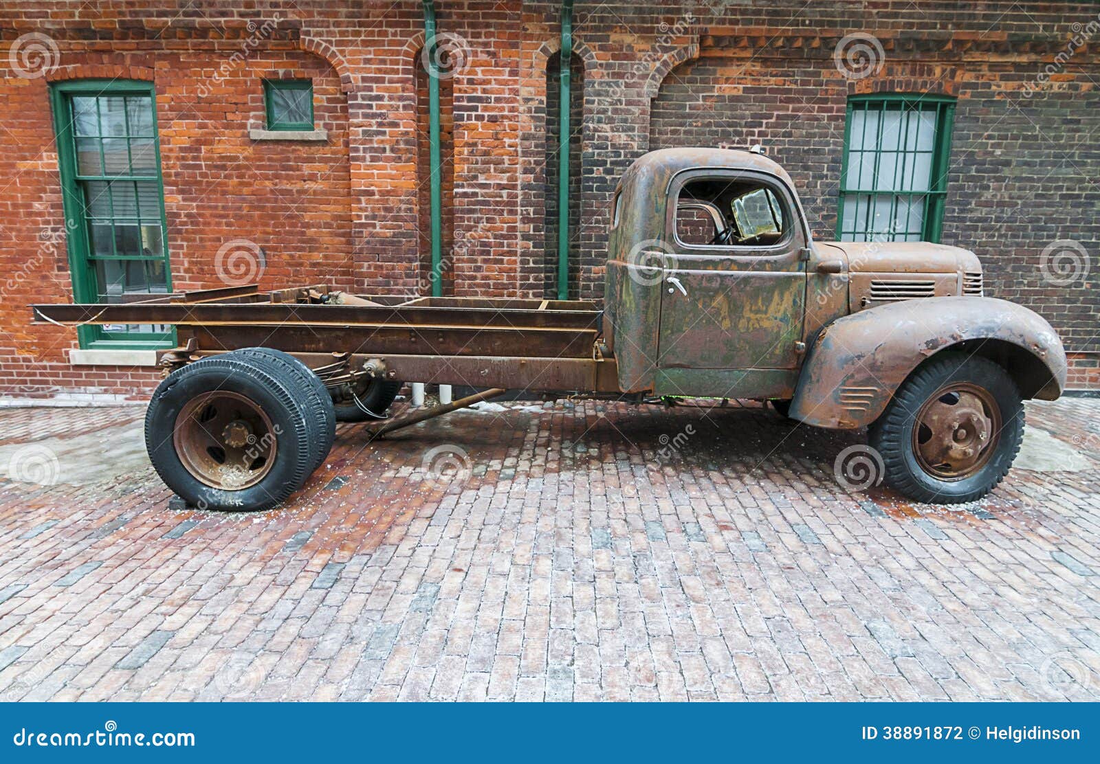 Aged rusty truck editorial photography. Image of rusted - 38891872