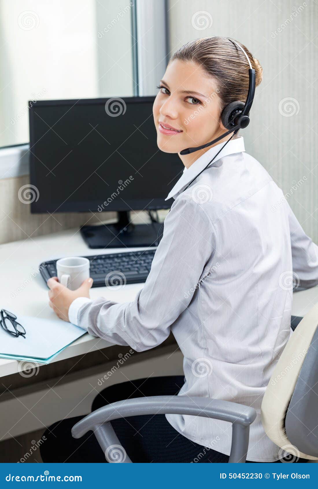 Agente at Computer Desk Di Servizio Di Assistenza Al Cliente Fotografia ...