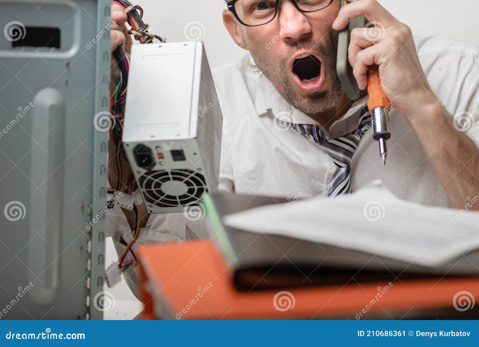 Aggressive man screaming stock image. Image of loser - 210686361
