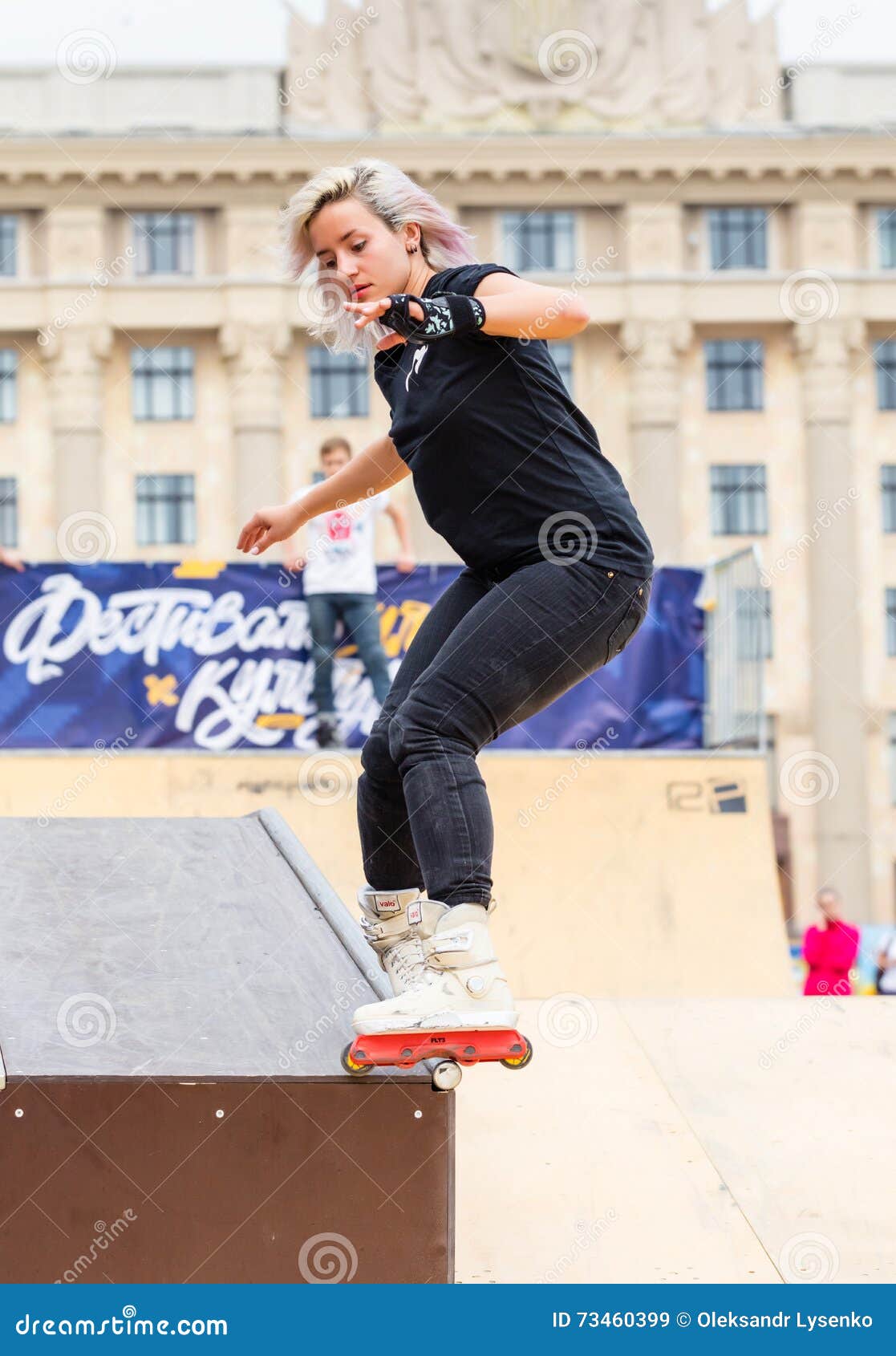Aggressive Rollerblading Competition Editorial Stock Image - Image of female, extreme: 73460399