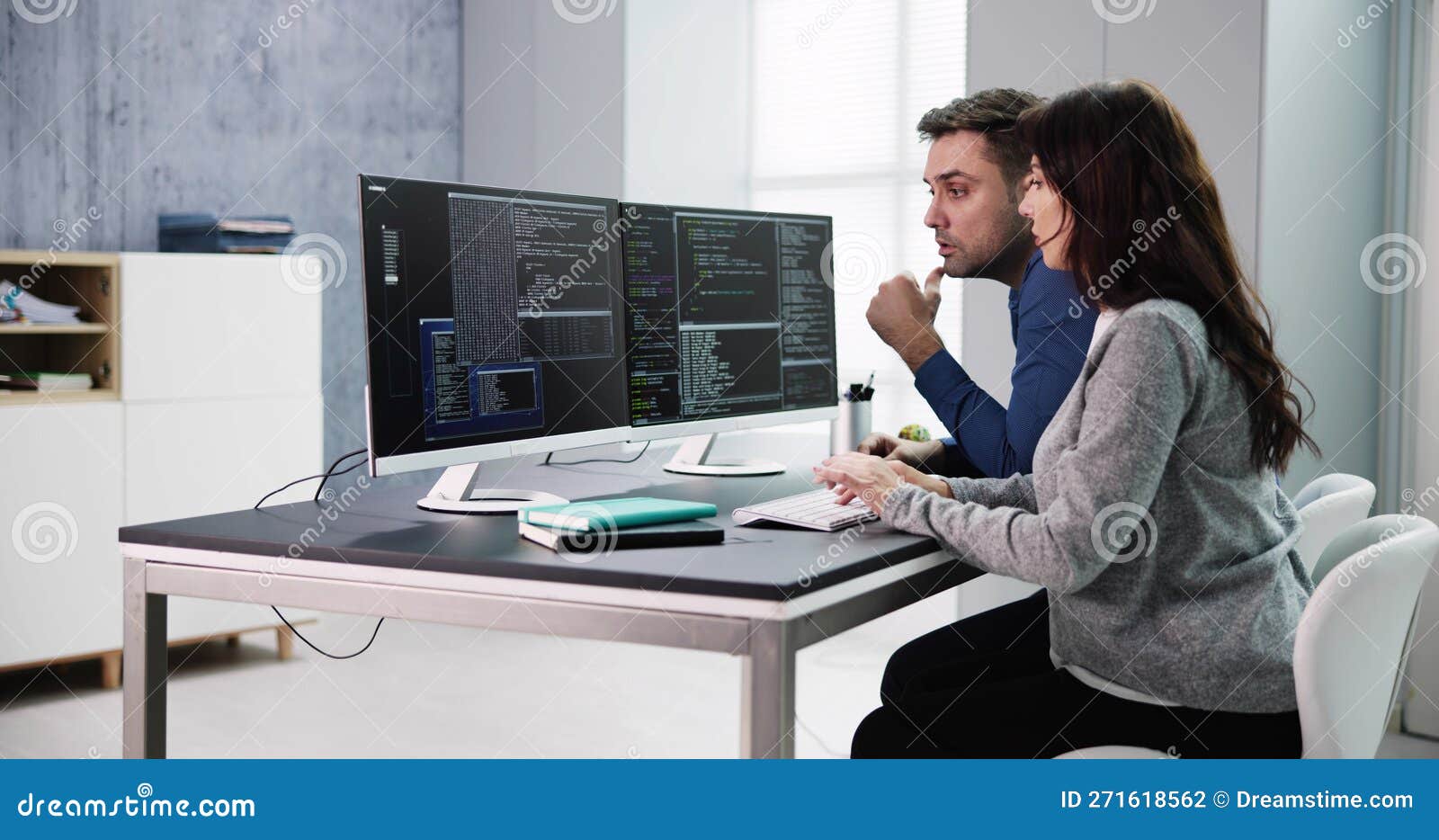 Agile Paarprogrammierung Und Extreme Codierung Stock Photo - Image of ...