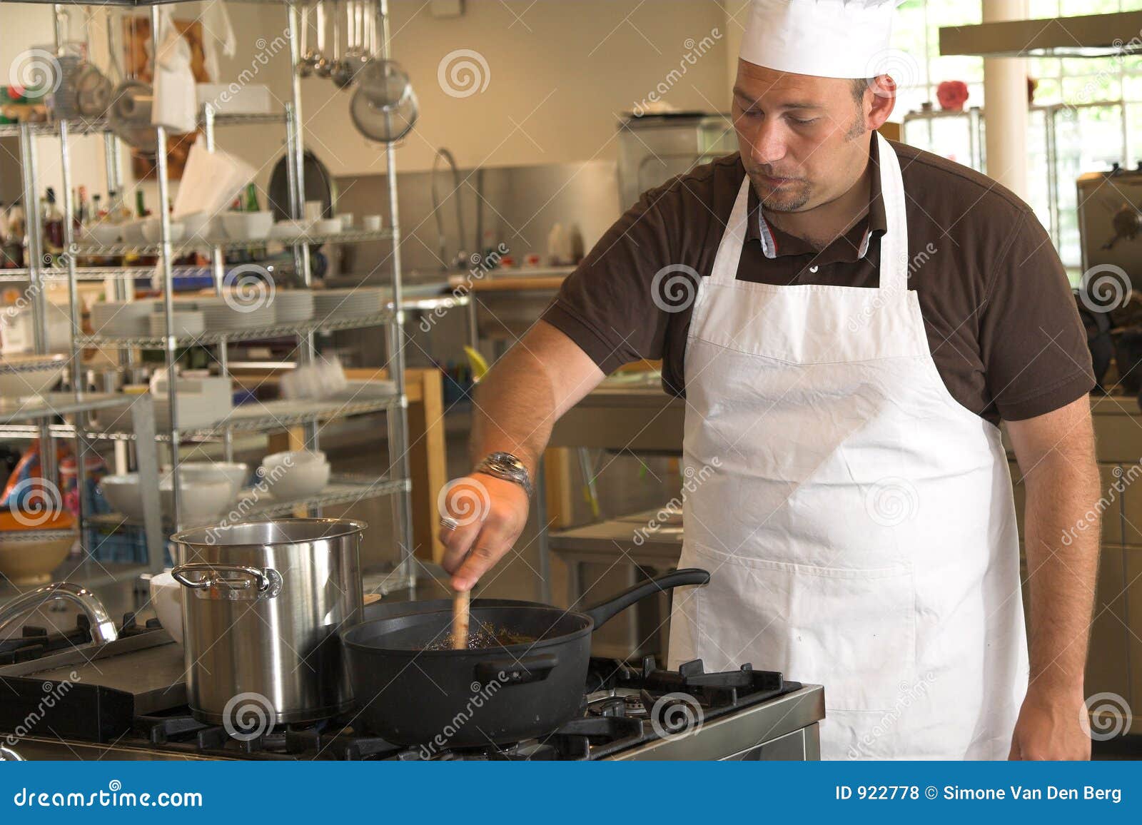Agitando o molho foto de stock. Imagem de ingrediente, chapéu - 922778