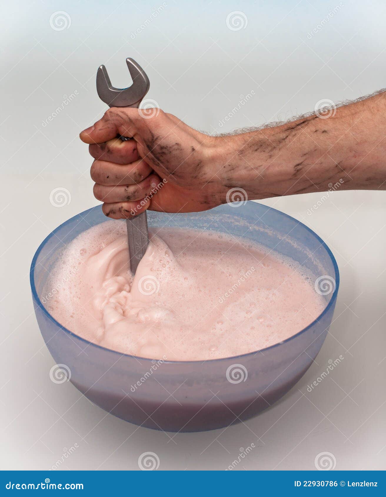 Agitatie Met Een Hulpmiddel Stock Foto - Image of wapen, roze: 22930786