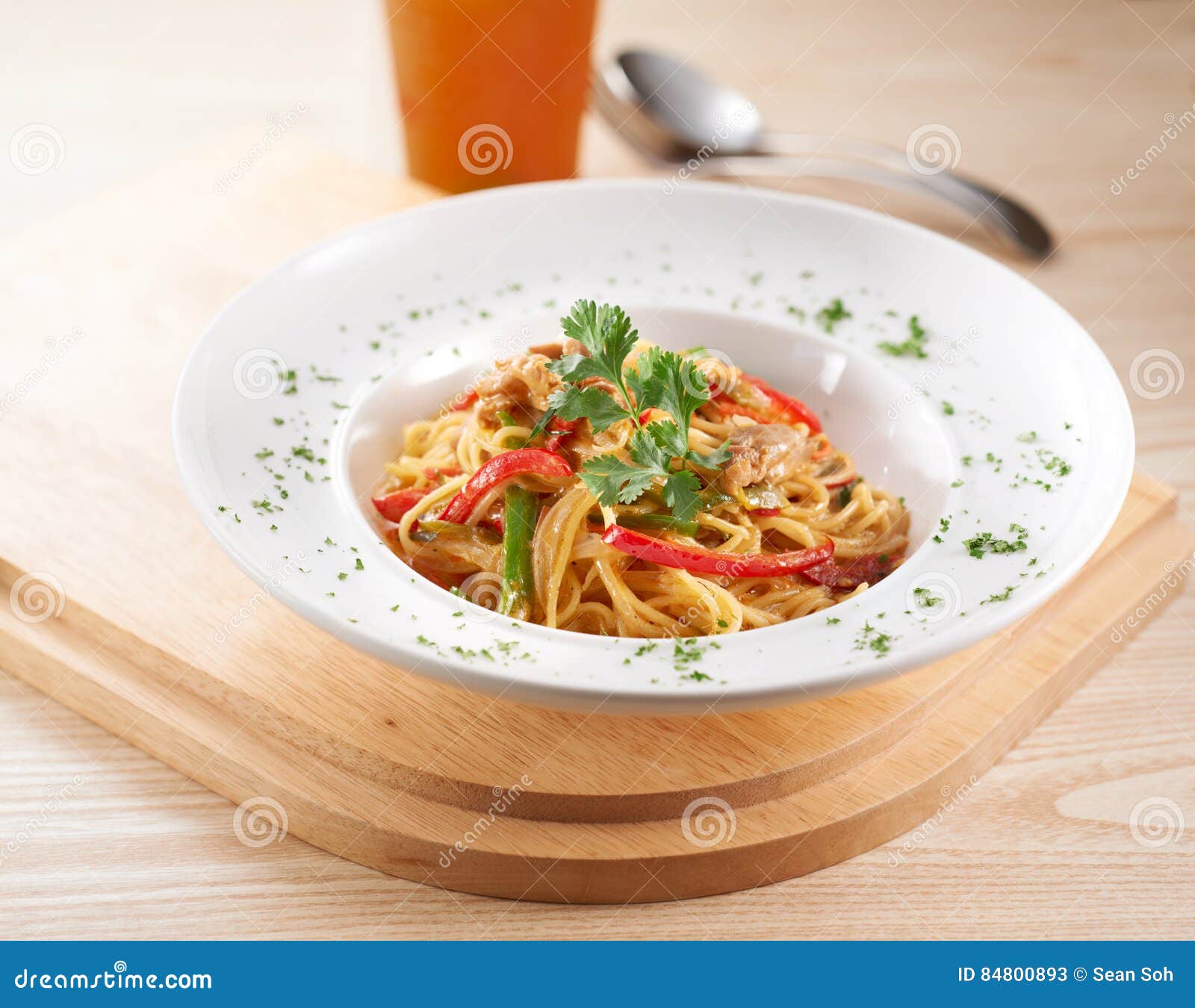 Aglio Olio Spaghetti stock image. Image of chilli, garlic - 84800893