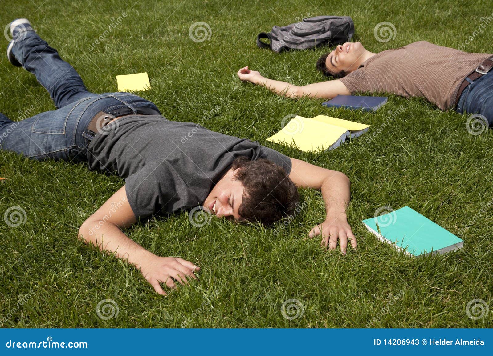 Agotado Con a Mucho Estudio Imagen de archivo - Imagen de gente ...