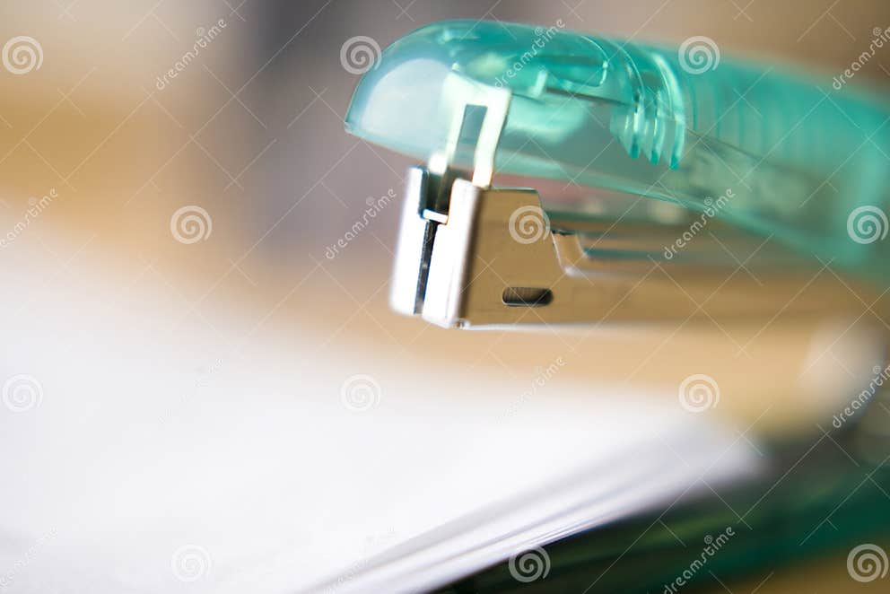 Agrafeuse image stock. Image du professionnel, affaires - 10128407